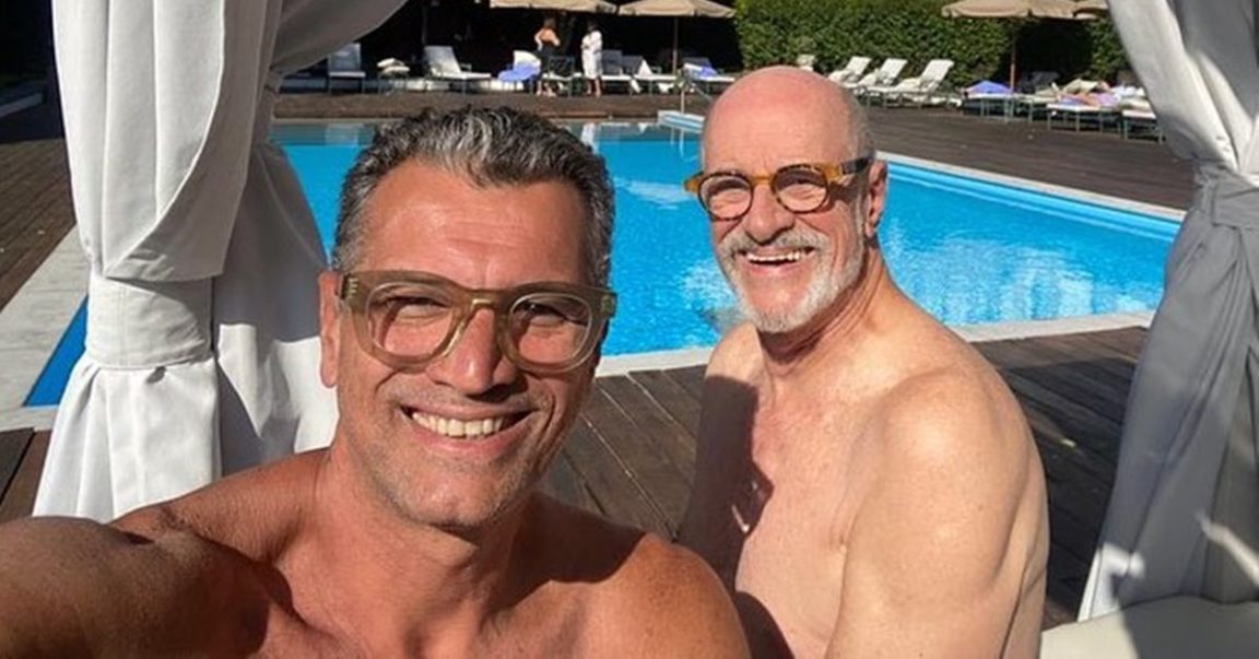 Marcos Caruso aparece em momento íntimo com namorado